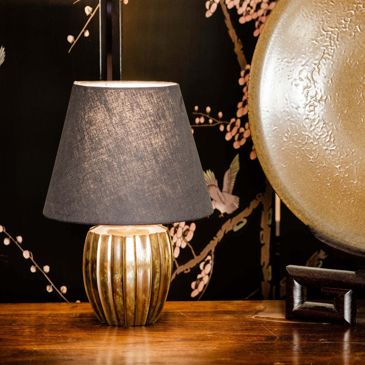 Lighting a room, Lighting a scene – Lawrence & Scott